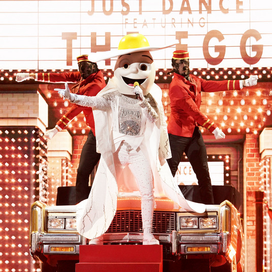 Why the Emmys and the Oscars Actually Do Need Hosts