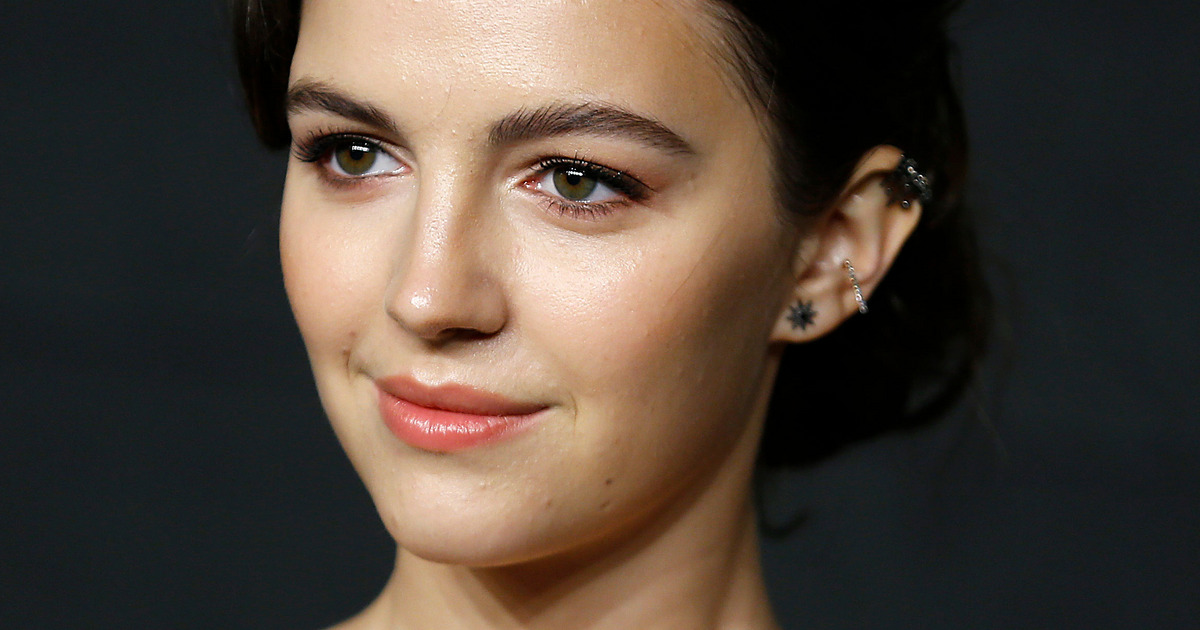 ‘Dickinson’ Actress Ella Hunt Shares Her Beauty Routine